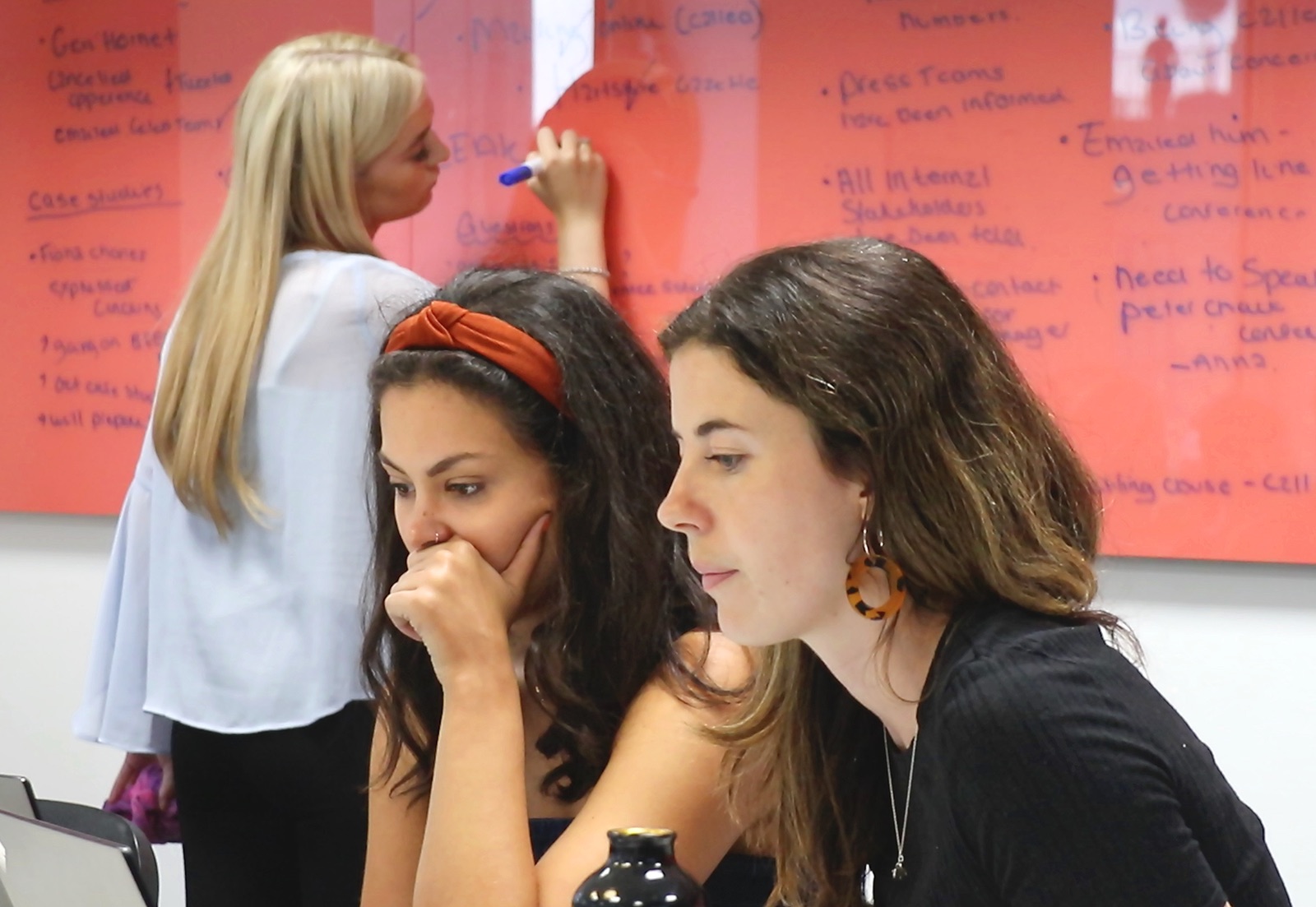 Helpful Digital - Social Simulator platform for crisis simulations